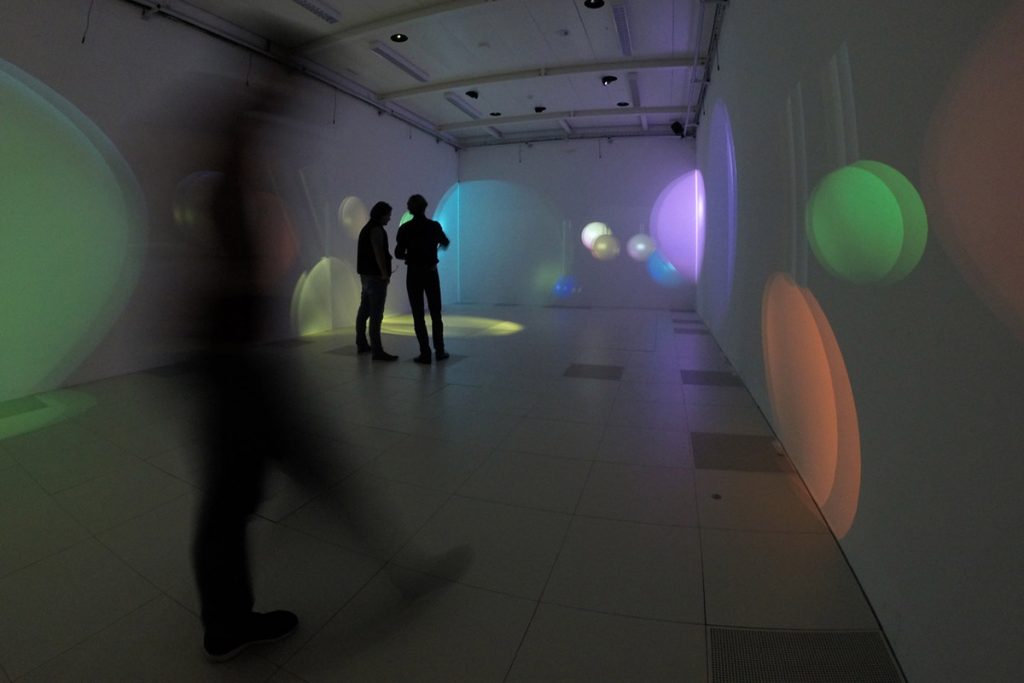 Four-sided 3D VR Cave for the University of Bern | Viscon